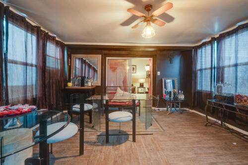 Alexandria Area Vacation Rental W/ Backyard - Mason Neck State Park, Lorton