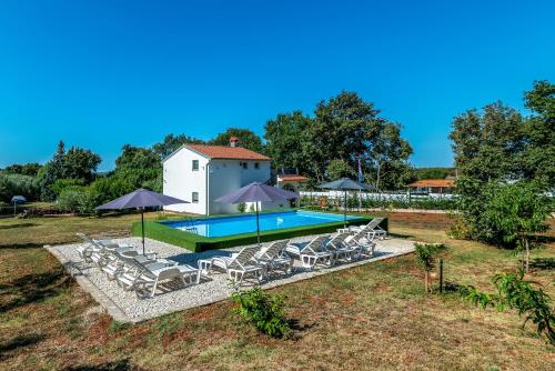 Holiday House With A Swimming Pool Medulin - 21049 - Medulin