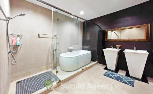W8 Condo, Top Floor Luxe 3 Bedroom Penthouse, Hip Central Bangkok Area, 5 Mins From Thonglo Bts Stat - Bangkok