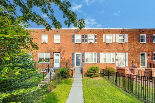 -- King Bed & Free Parking -- Vintage Retreat -- - Alexandria, VA