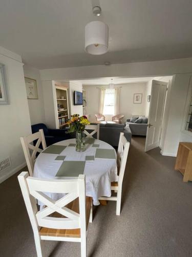Cosy 2bed Home With Games Room - Oxford
