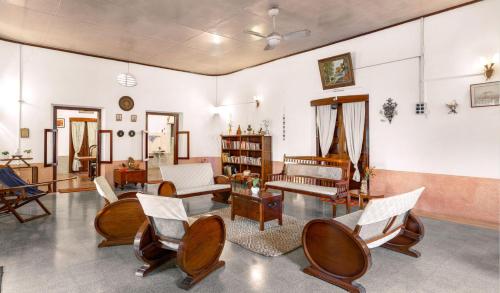 10 Top Hotels in Alleppey | Places to Stay w/ 24/7 Friendly Customer ...