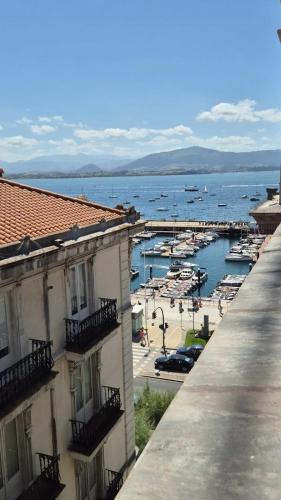 Reestreno 2024!! Castelar 3 Edificio Vitalicio Deals & Reviews ...