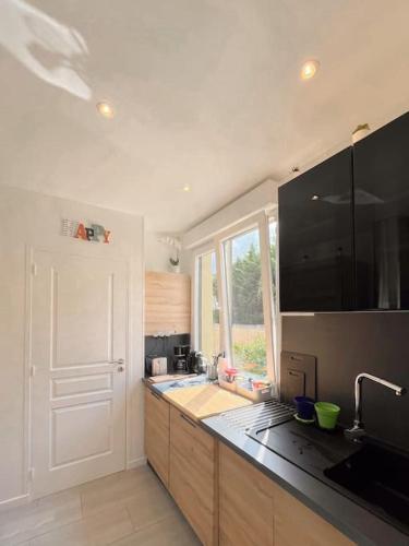 Le Cocon, Studio De 30m2 Avec Jardin Et Parking Privatifs Pres De Paris Et Disney - Fontenay-sous-Bois