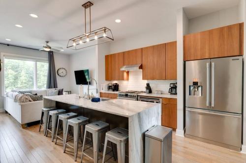 3bd -Rooftop Escape- Steps From The Gulch Fun - Nashville, TN
