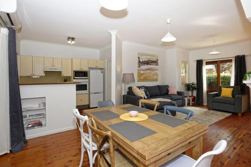 Queen Street Cottage - By Berry Getaways - Berry