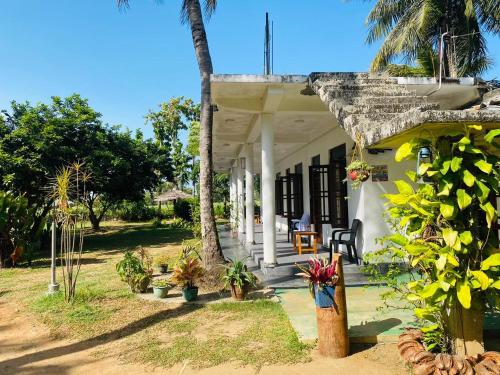 Saku Resort and Restaurant Deals & Reviews, london | LateRooms.com