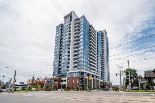 Upscale Midtown 1br Condo - Balcony City Views - Waterloo