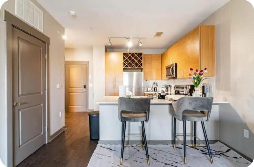 Uptown Stay And Adventures With Pool, Bars & Shops - Charlotte, NC