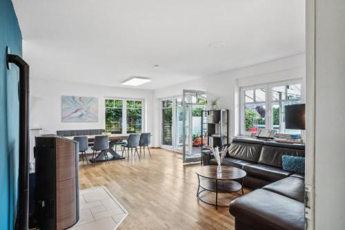 Großes Haus Fur Gruppen Und Langere Aufenthalte 210qm - 5 Sz, Garten, Bis 10 Personen - Lüneburg