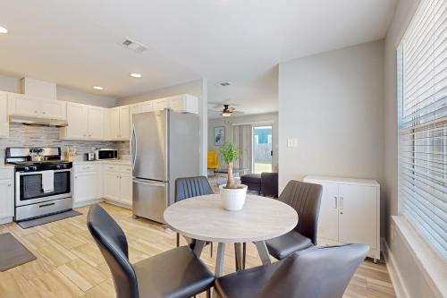 Downtown Duplex W/ Fire Pit: 1 Mi To Waterfront - Pensacola, FL