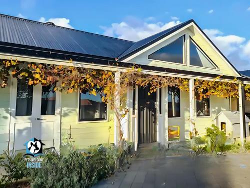A Beautiful New Property, Walking Distance To The Beach In Esperance Wa! - Esperance