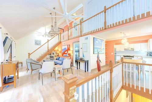 Casa Van Lopik Jardin- Tiki-bar, Balcony, Tropical Patio, 250 Steps To Beach And Village! - Venice, FL