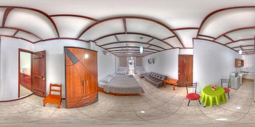 Galapagos Dreams - Puerto Ayora
