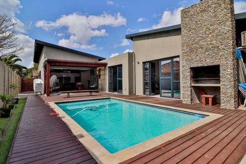 House Of Bongekile 4 Bed Luxury Home 10 Min From Kruger National Park, Malelane - Malelane