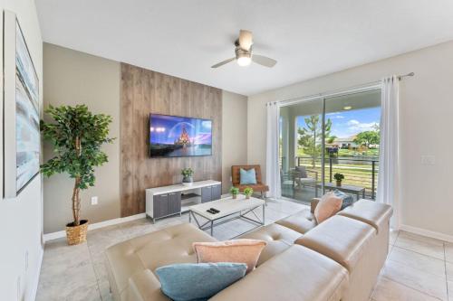 Modern Storey Lake Resort Disney Orlando 3141-103 - Lake Buena Vista, FL