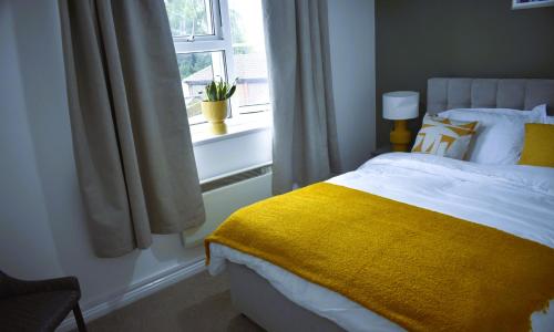 Luxury 2 Bed House With 3 Beds,free Parking In Dartford Close To Train Station, Bluewater Mall, 25mi - Dartford