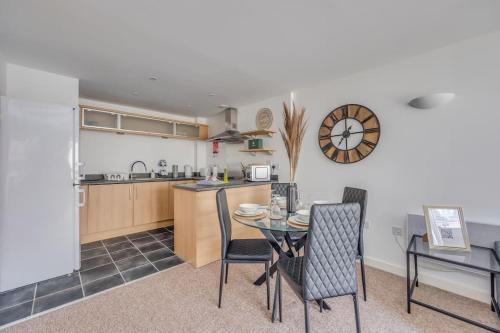 Stylish Apartment In Northampton Town Centre By Yoko Property - Northampton, UK