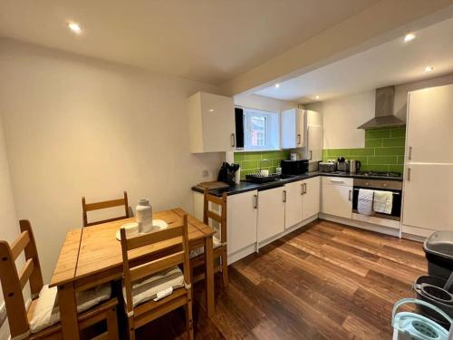 Stylish, Modern Home In Central Dundee Sleeps 4 - Dundee