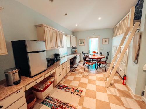 Cozy Guest House Studio Apartment - Greensboro, NC