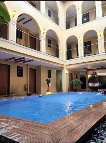 Henry Residences Apartment Studio Type Close To Sm, Walking St, Airport - Angeles