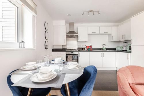 Stylish Station Apartment In Rochester With Free Parking - Chatham, Kent