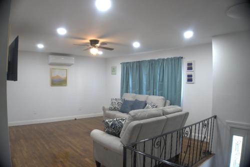 Brand New 3 Bedroom Apt Close To All - Deer Park, NY