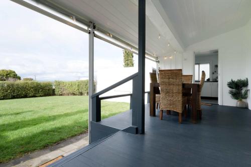 Stylish Escape With Sea Breezes & Comfort - Bridport