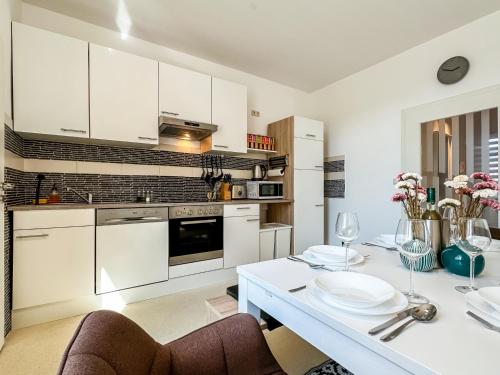 R Und S Apartments Stylische Wohnung I Kuche I Parkplatz I Smart Tv - 沃爾夫斯堡