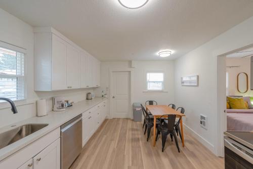 #Stayinmydistrict Coos Bay Primrose Cottage - Coos Bay, OR