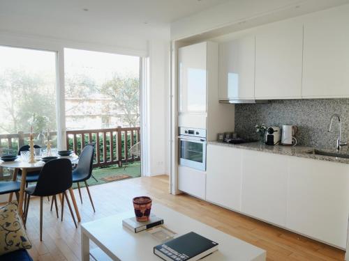 Vue Mer Balcon Et Parking Prive Plage A Une Minute - Deauville