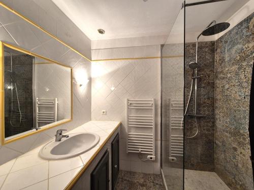 Holiday Home In Camargue With Private Pool - アルル