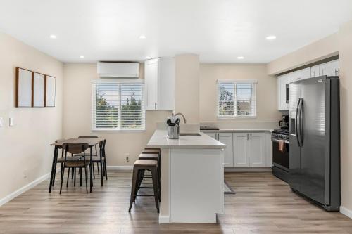 Central Hollywood Apartment - Hollywood, CA