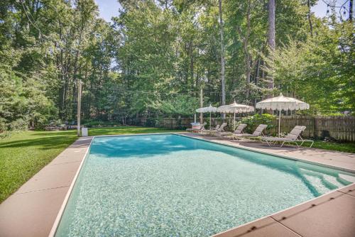 Private Virginia Beach Escape With Pool And Fire Pit! - Virginia Beach, VA