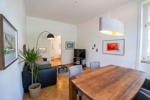 Charmante Altbauwohnung Am Rhein - Basel