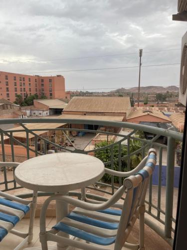Appartement 20 3em Etage Avec Balcon ( Pour Famille ) - Marrakech