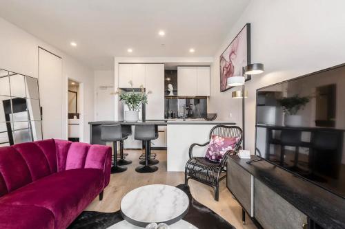 Industrial Glam Apt In Melbourne's Coolest Suburb - City of Yarra
