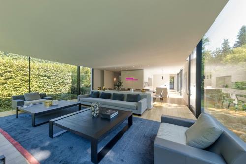Luxurious 1000m2 Villa With Garden And Pool - Uccle