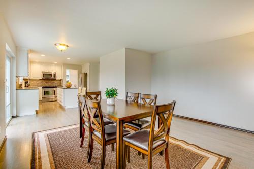 Washington Retreat W/ Yard - Near Seattle! - Marysville, WA