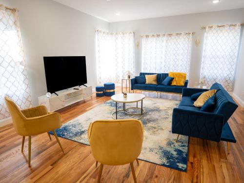 4 New Apts - 3 Bed Apt 1st Floor & 3 Bed Apt 2nd Floor - 1 Bed Studio Apt Ground Floor & 1 Bed Studi - Bergen County Zoo, Paramus