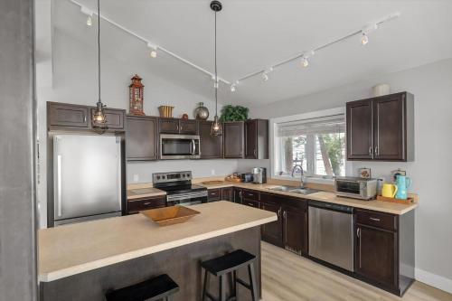 Shelburne Bay Retreat Modern 3br Lakefront Views - Shelburne, VT
