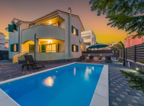 Villa S - Five Bedroom Villa With Private Pool - Vodice