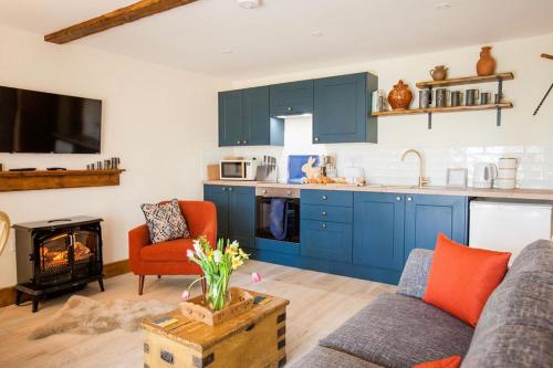Hayne Barn Estate 6 Luxury Lodges With Private Hot-tubs And 1 Studio Without Hot-tub - Kent