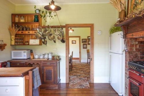 Waterfront Casilda House - 3 Bedrooms With Ensuites - Dunalley