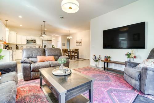 Mankato Getaway W/ Game Room & Salt Water Hot Tub! - Eagle Lake, Madison Lake