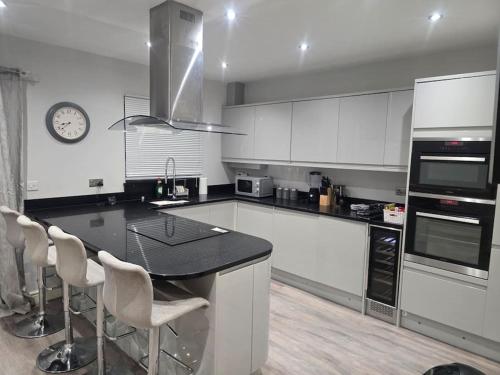Beautiful And Cosy -Home Sweet Home-four Double Beds, Tvs, Fans, & Heating In All Rooms-8 Guests Max - Sittingbourne