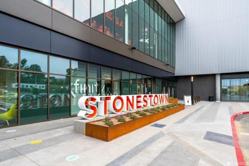 Private Lakeside Master Suite - Explore San Francisco's Urban Nature Galore - Daly City, CA