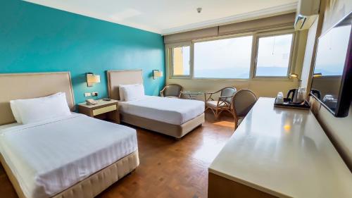 11 Best Hotels in Tagaytay, Philippines