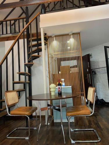 Shanghai Historical Forest Cabin Loft With Balcony At Second Floor Near Middle Huaihai Road - Shanghai