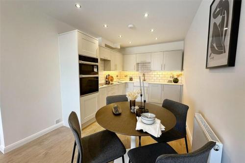 River Breeze 3-bed Balcony Apartment - Littlehampton